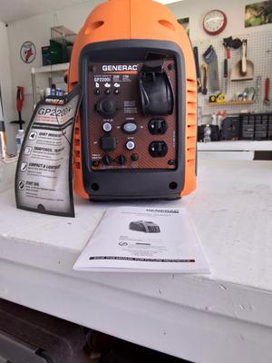 Generac GP 2200i 2200-Watt Gasoline Portable Inverter Generator at ...