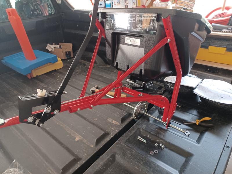 CRAFTSMAN 110-lb Capacity Broadcast Tow-Behind Spreader CMX-GZ-BF-71 ...