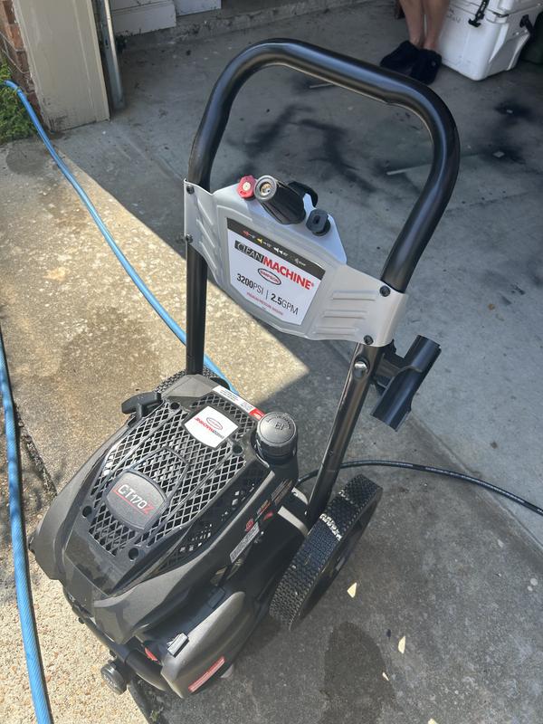 SIMPSON Clean Machine 3200 PSI at 2.5 GPM 3200-PSI 2.5-GPM Cold Water ...