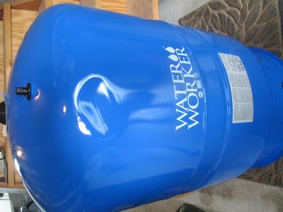 Water Worker 44-Gallon Vertical Pressure Tank at Lowes.com