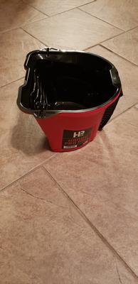 HANDy 64 oz. Solvent Resistant Paint Pail with Adjustable Handle and ...