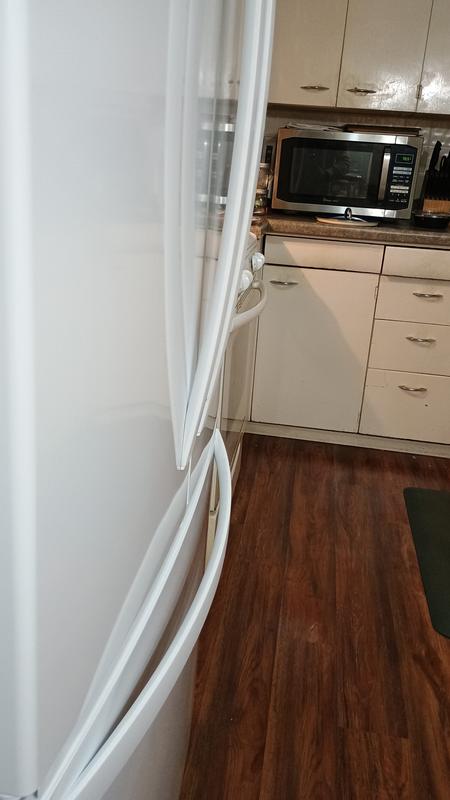 Whirlpool Counter-Depth 20-cu ft 36-in Wide with Ice Maker ( White ...