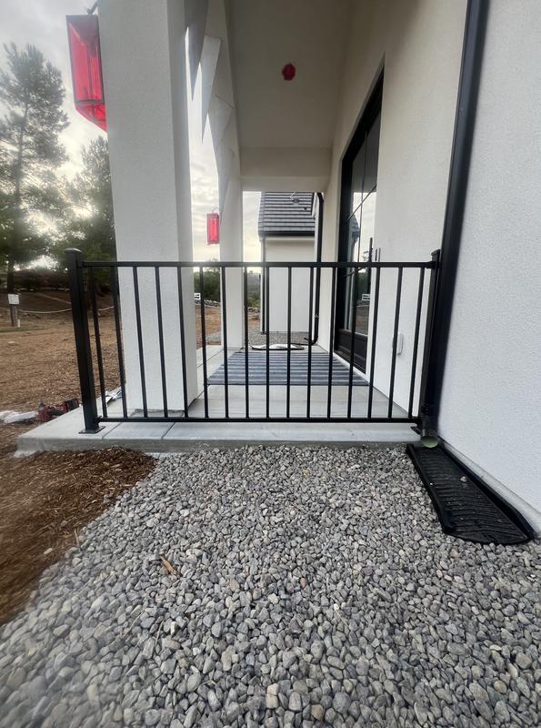 RELIABILT 6-ft x 36-in Black Sand Steel Deck Rail Kit in the Deck ...