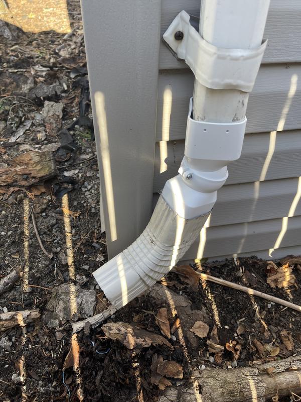 TURNSPOUT Polymer 7.1-in White Adjustable Downspout connector in the ...
