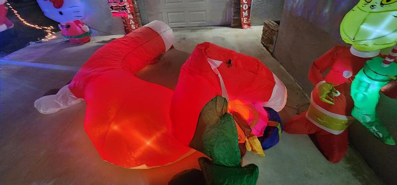 Grinch Dr Seuss's 10.6-ft Lighted Dr. Seuss The Grinch Christmas ...