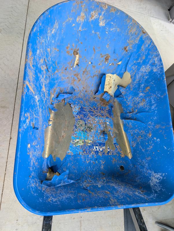 Kobalt 7-cu ft 2 Wheel Steel Push Wheelbarrow Flat-Free Tire P7-SF-2W-K ...