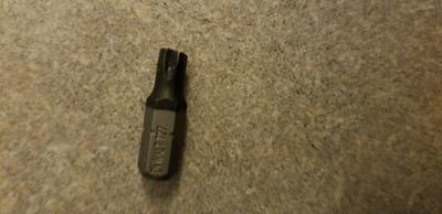 DEWALT Tough Grip 1-in Screwdriver Bit Set (7-Piece) DWAF1TSTG7 at ...