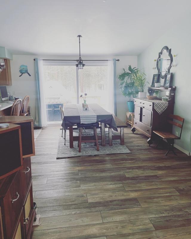 Shaw Parallax HD Plus Swan Brown 20-mil x 7-in W x 48-in L Waterproof ...