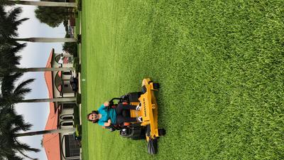 Hustler Raptor 52-in 23-HP V-twin Gas Zero-turn Riding Lawn Mower at ...