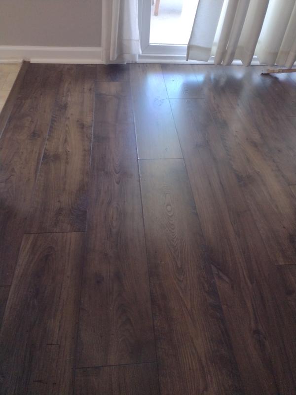 Pergo Portfolio + WetProtect Rustic Smoked Chestnut 10-mm T x 7-1/2-in ...