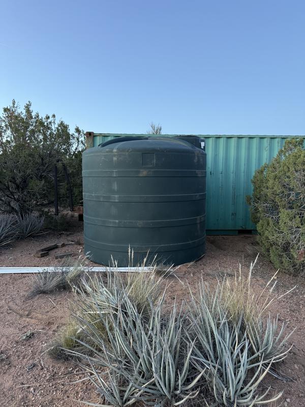 Snyder Industries 2500-Gallon Plastic Green Water Storage Tank in the ...