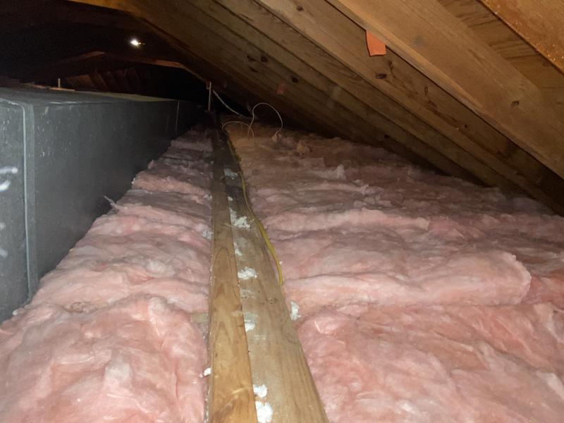 Owens Corning R- 38 Attic Faced Fiberglass Batt Insulation 64-sq ft ...