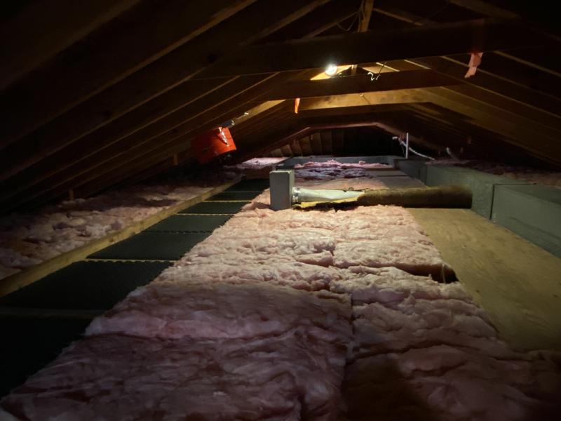 Owens Corning R- 38 Attic Faced Fiberglass Batt Insulation 64-sq ft ...