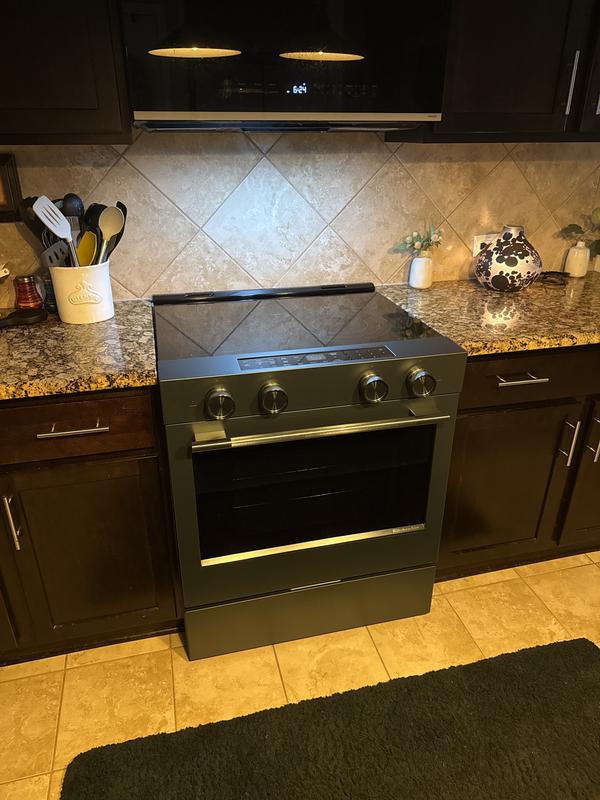 KitchenAid 30-in Glass Top 5 burners 5.3-cu ft Air Fry Convection Oven ...