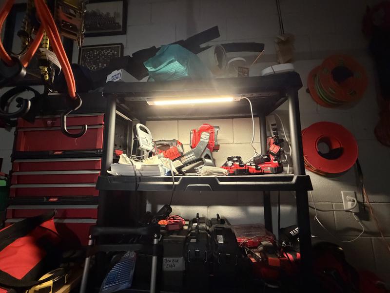 Utilitech 24-IN - Hi/Lo - Linkable Light Bar Z-UCL08G-JG24 at Lowes.com