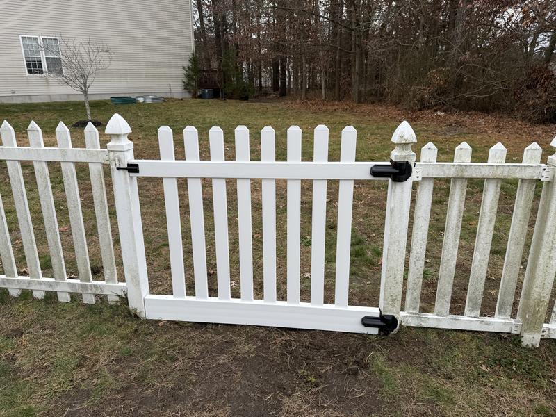 CATALYST Lennox/Keswick 7-ft H x 5-in W White Vinyl End Fence post in ...
