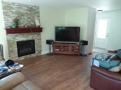 Pergo Portfolio + WetProtect Rustic Amber Chestnut 10-mm T x 7-1/2-in W ...