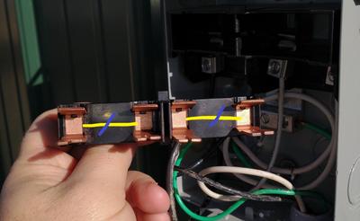 GE 30 Amp Single Phase (120V/240V) Fusible Outdoor Light-duty Enclosed ...