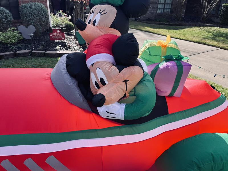 Disney 4.5-ft Lighted Disney Mickey and Minnie Mouse Christmas ...