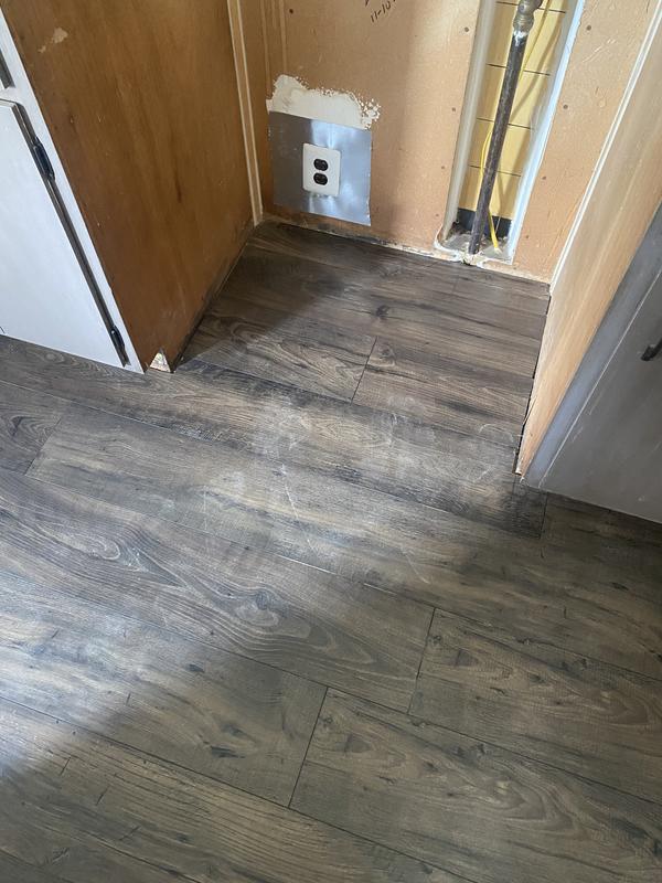 Pergo Portfolio + WetProtect Rustic Smoked Chestnut 10-mm T x 7-1/2-in ...
