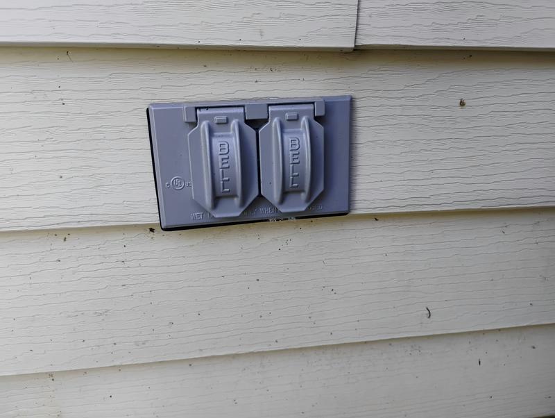 Shop Hubbell (1-Pack) Bell 1 -Gang Rectangle Gray Metal Weatherproof ...