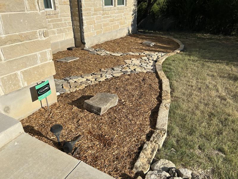 Timberline Premium 2-cu ft All Natural Cedar Mulch Blend Mulch 52055477 ...