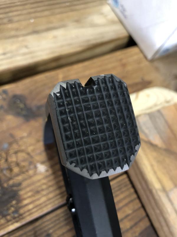 TOUGHBUILT ShockStop 24-oz Milled Face Steel Head Rubber Rip Framing ...