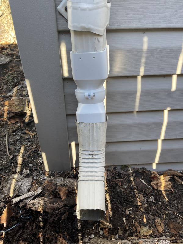 TURNSPOUT Polymer 7.1-in White Adjustable Downspout connector in the ...