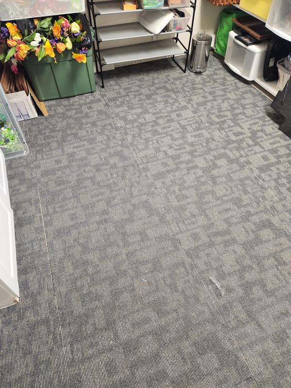 Shaw Sway 24-in x 24-in Modeled Gray Commercial Adhesive Indoor Carpet ...