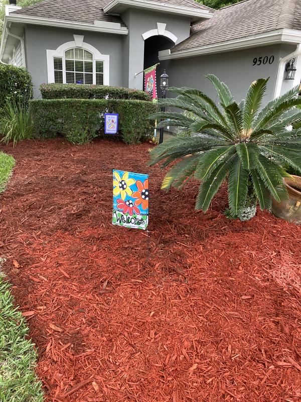 Timberline 2-cu ft Red Hardwood Mulch 52058069 at Lowes.com