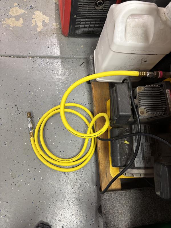 CRAFTSMAN 3/8-in x 10-ft Poly Hybrid Lead-In Air Hose in the Air ...