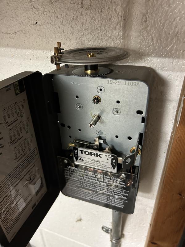 TORK 40-Amps 120/277-volt In-wall Lighting Timer 1109A at Lowes.com