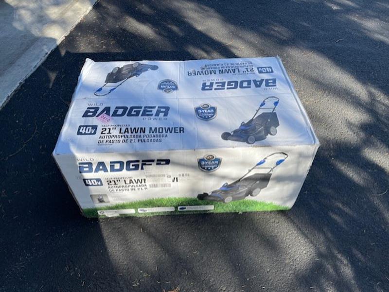 Wild Badger Power Cordless 40-volt, 21-in Self Propelled Battery Walk ...