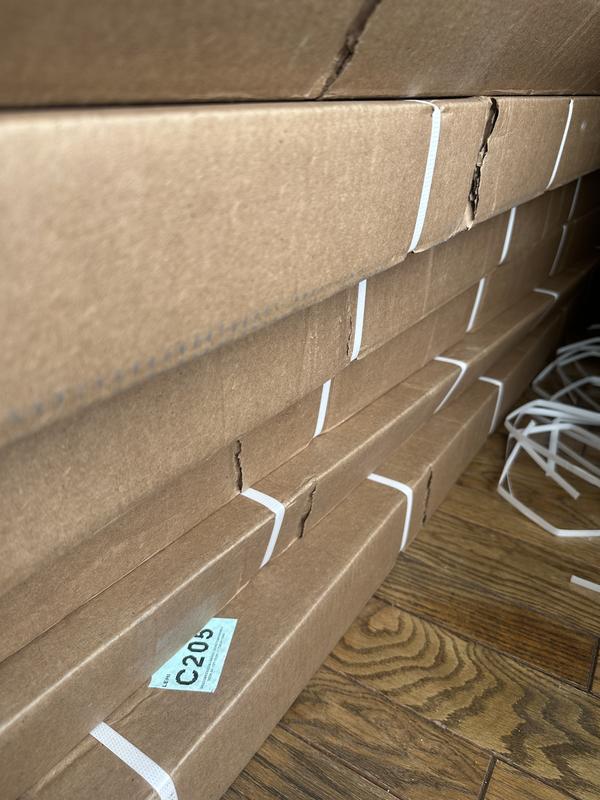 Pergo DuraCraft Glasgow Oak 22-mil x 8-3/4-in W x 47-in L Waterproof ...
