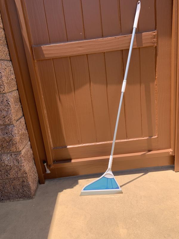 Helio AIR Broom 12-in Plastic Multi-surface Angle with dustpan Upright ...