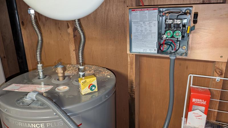 Square D 30 Amp Single Phase (120V/240V) Fusible Indoor Light-duty ...