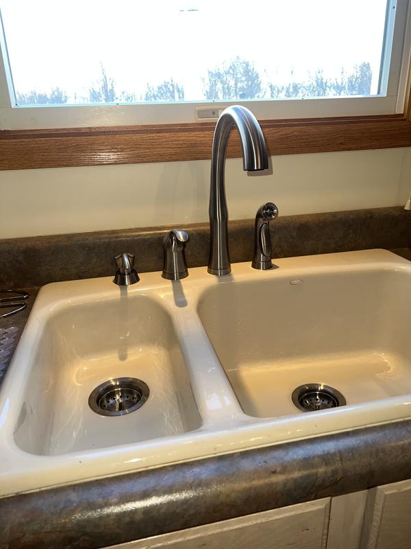 Delta Bellini Stainless Single Handle Kitchen Faucet (Soap Dispenser ...