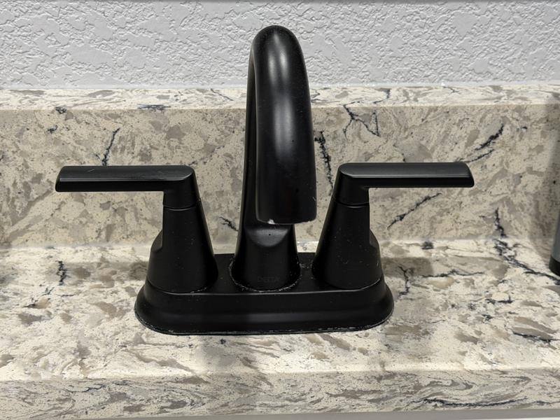 Delta Sparrow Chrome 4-in centerset 2-Handle WaterSense Bathroom Sink ...