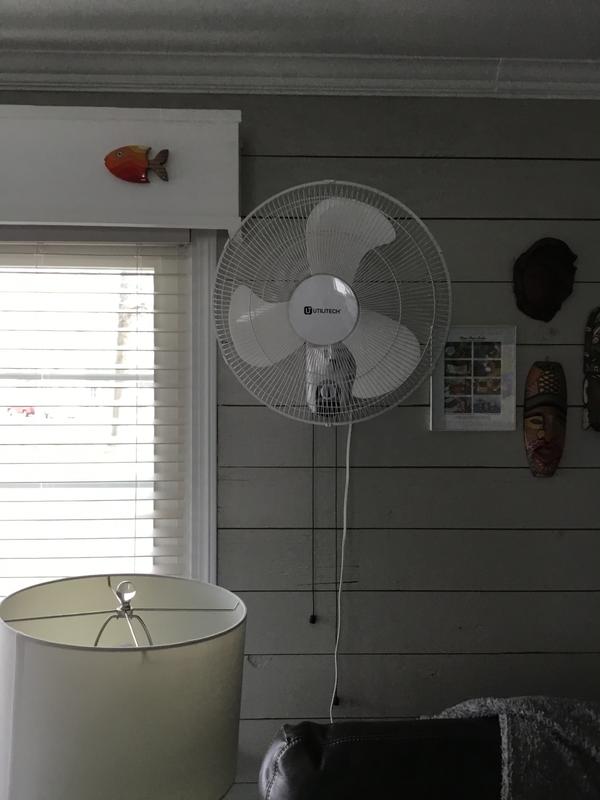 Utilitech 18-in Plug in Oscillation Indoor White Wall Mounted Fan in ...