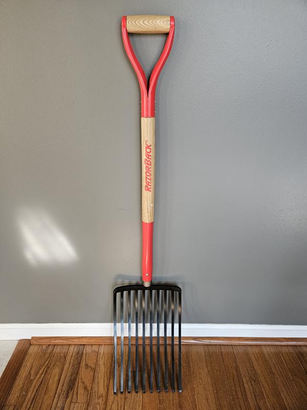 Razor-Back 30-in L Wood-Handle Steel Mulch Fork 76107 at Lowes.com