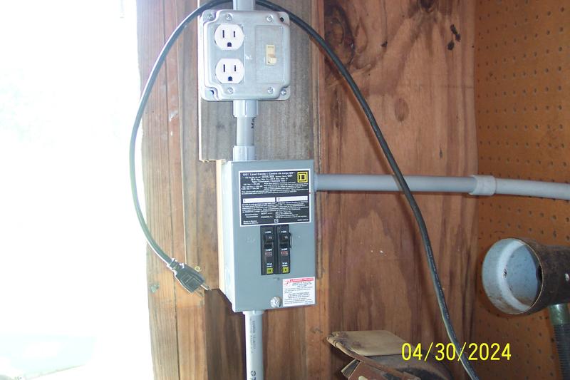 Square D 30-Amp 2-Spaces 2-Circuit Indoor Main Lug Load Center ...