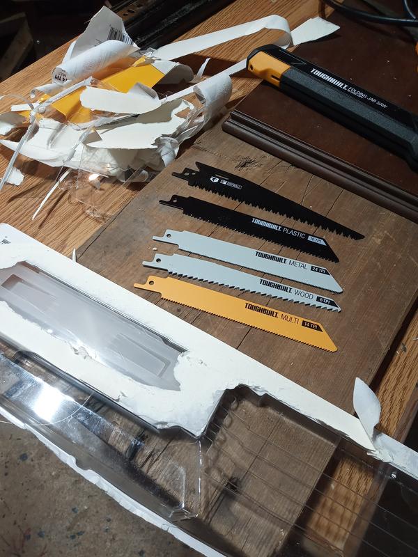 TOUGHBUILT Folding 5.5-in Utility Ripping Jab Saw TB-H4S5-23FU at Lowes.com