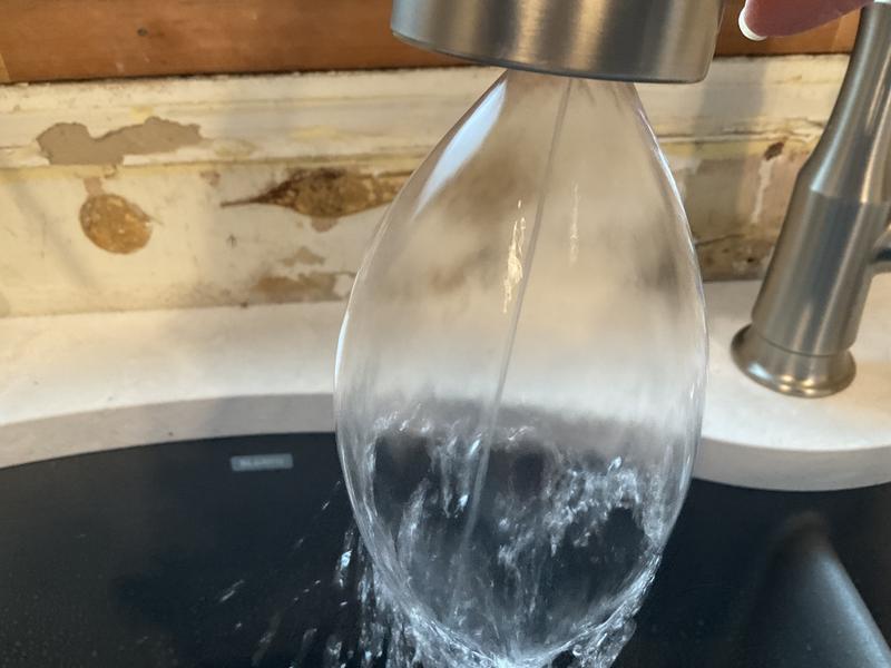 Delta Capertee Venetian Bronze Single Handle Pull-down Kitchen Faucet ...