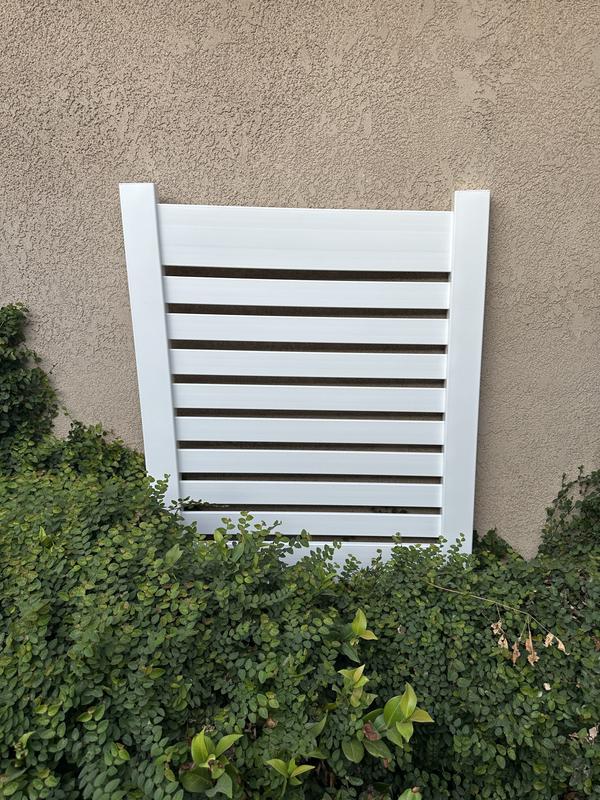 Freedom 36 W x 48 H White Vinyl Outdoor Privacy Screen in the Outdoor ...