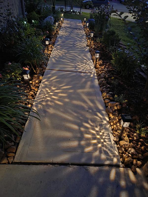 Harbor Breeze 10 -Pack 6 -Lumens Black Solar LED Outdoor Path Light Kit ...