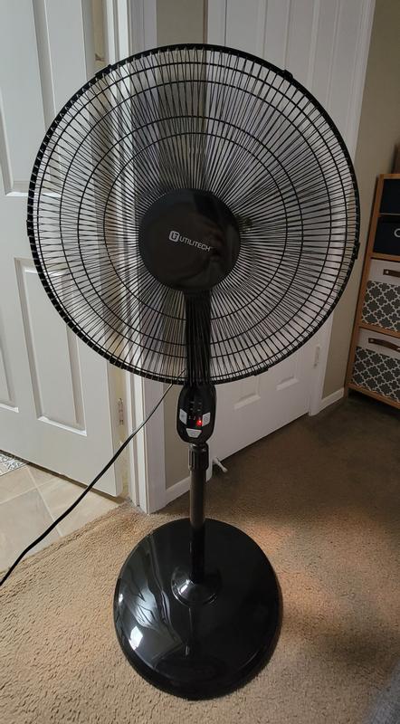 Utilitech 18-in 120-Volt 3-Speed Indoor Black Oscillating Pedestal Fan ...