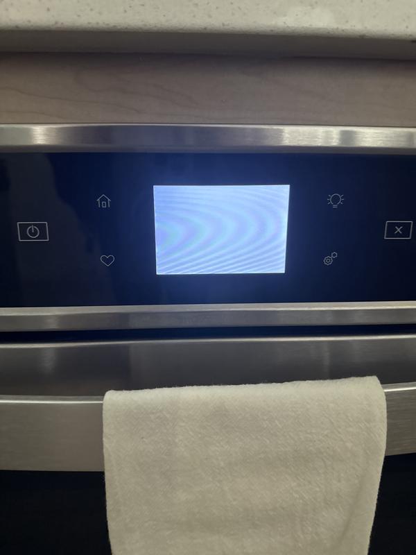 Whirlpool Smart 30-in Smart Single Electric Wall Oven Self-cleaning ...