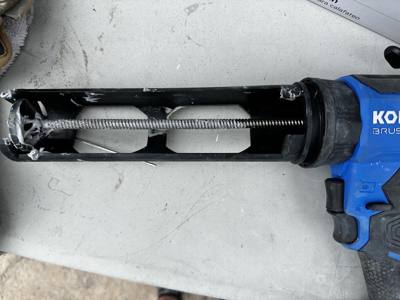 Kobalt 10-oz Cordless Battery Powered Anti-drip Rod Caulk Gun (Bare ...