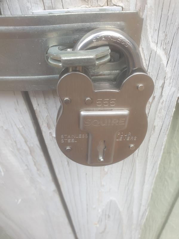 Squire Locks Old English Keyed Padlock, 2-1/8-in Wide x 3/4-in Shackle ...