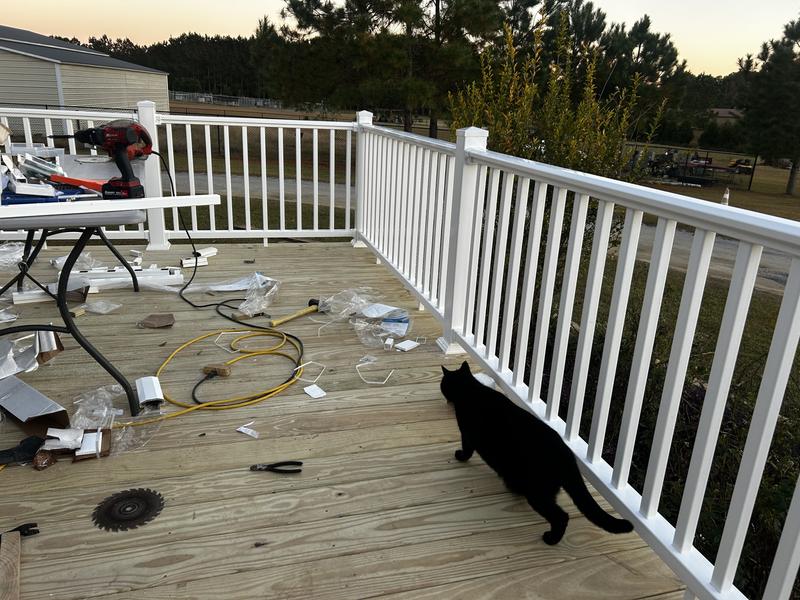 Freedom Camden 8-ft x 36-in White Composite Deck Rail Kit in the Deck ...